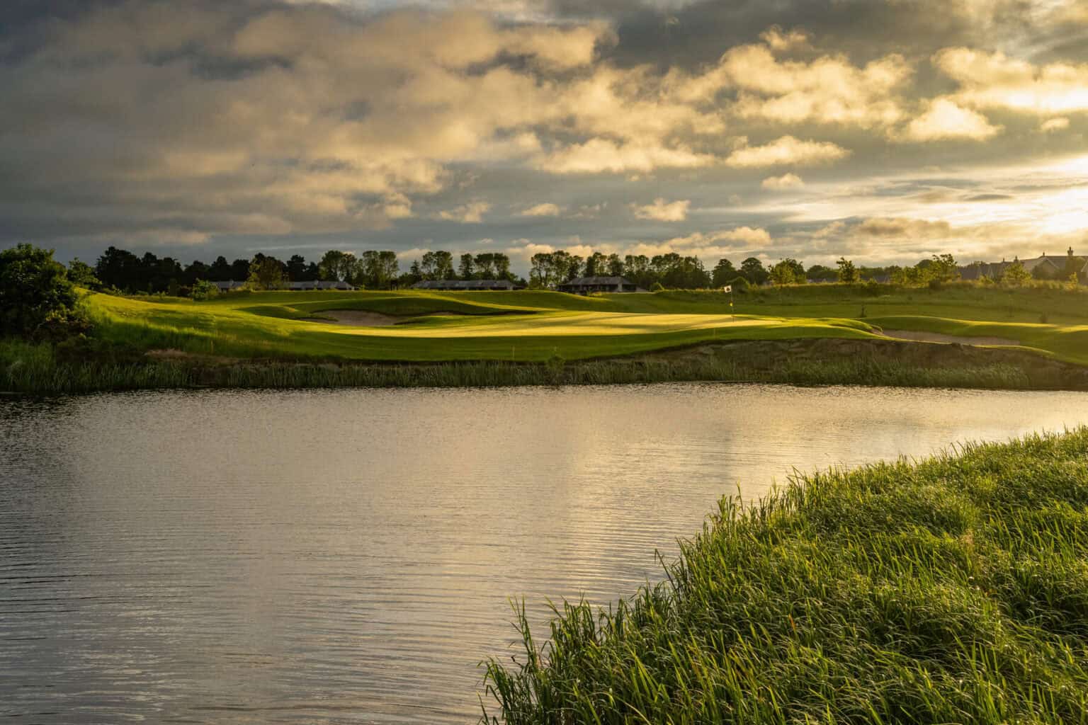 Tee Off Among History at These 12 Global Golf Courses - Planner at Heart