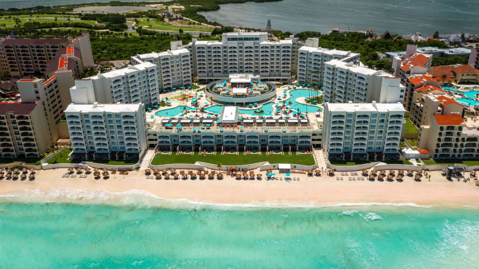 This Hilton, Named The Best Luxury All-Inclusive Resort in Cancún, Was ...